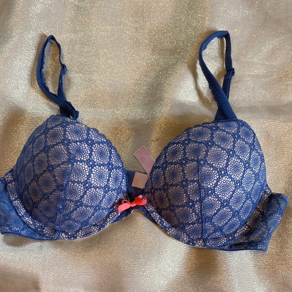 Victoria's Secret | Intimates & Sleepwear | 32c Blue Lace Bra Victoria ...